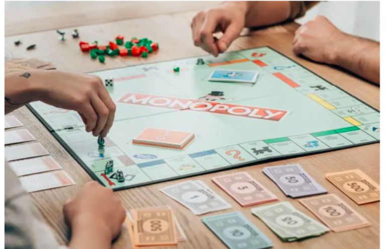 How much money do you start with in Monopoly? A complete guide
